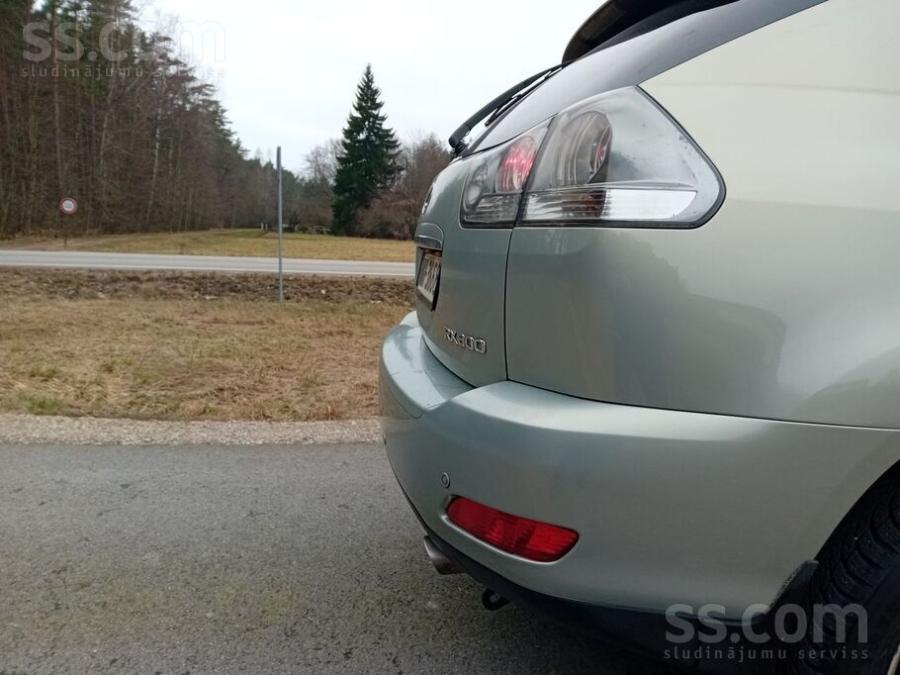 Lexus RX 2004 in Riga, with an engine capacity of 3.00 L and mileage of 222 thousand km for 6700 €, photo 14 on AUTOMOTO.COM.LV