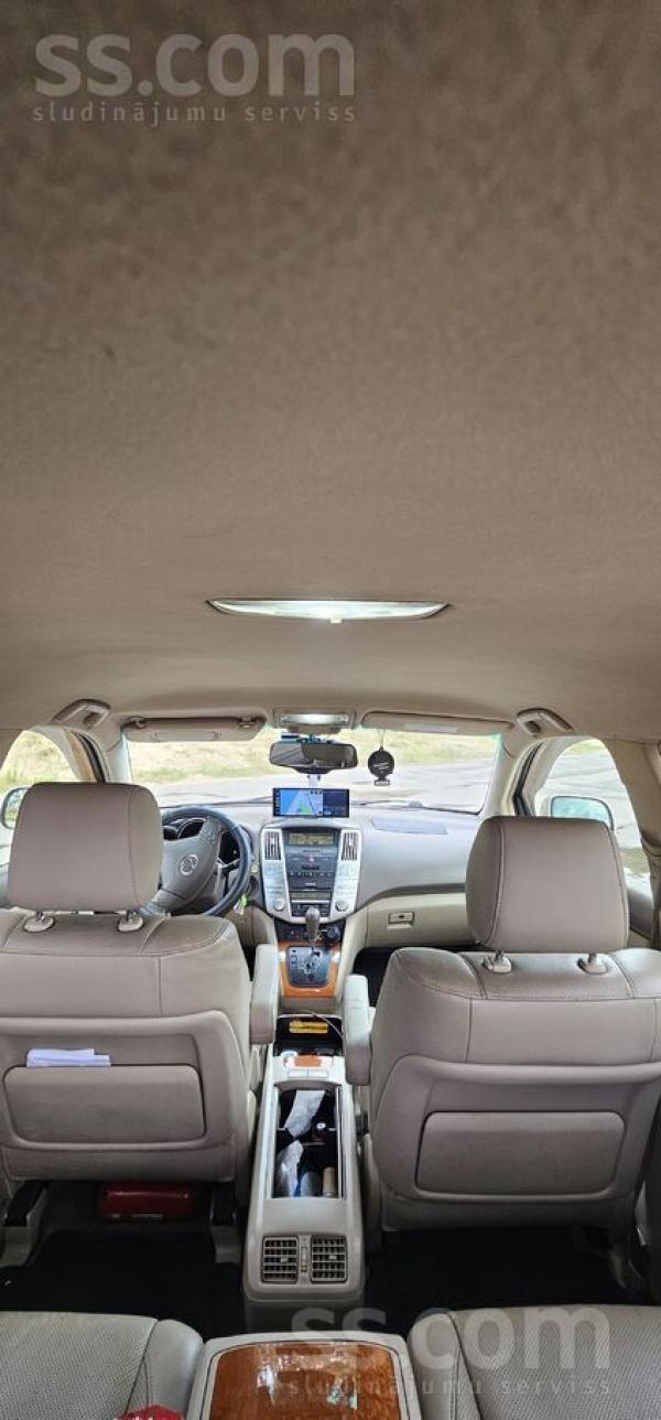 Lexus RX 2004 in Riga, with an engine capacity of 3.00 L and mileage of 245 thousand km for 3800 €, photo 5 on AUTOMOTO.COM.LV