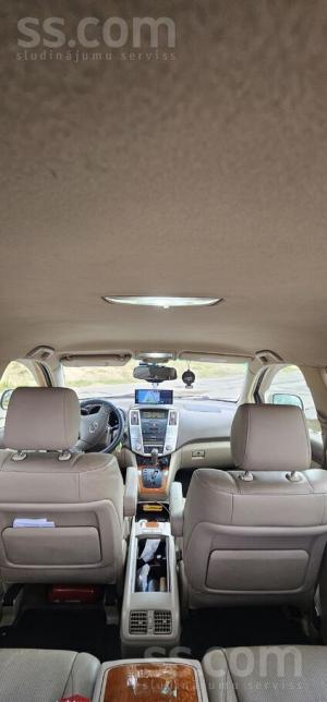 Lexus RX 2004 in Riga, with an engine capacity of 3.00 L and mileage of 245 thousand km for 3800 €, photo 5 on AUTOMOTO.COM.LV