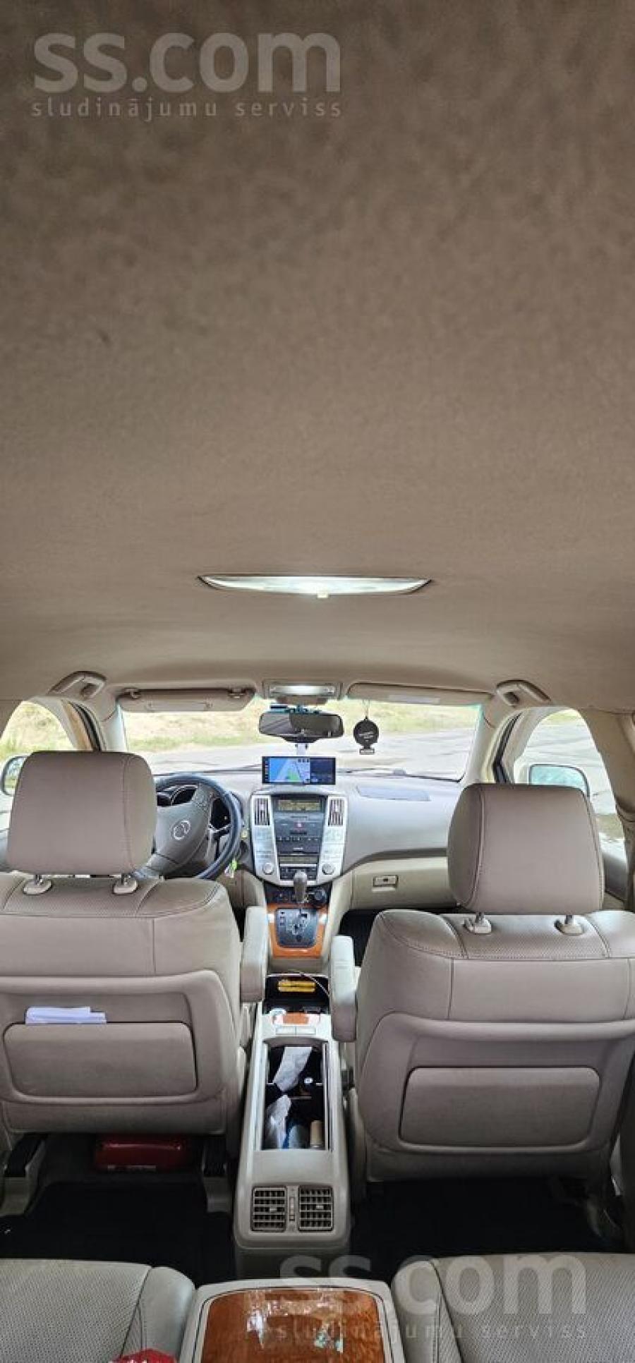 Lexus RX 2004 in Riga, with an engine capacity of 3.00 L and mileage of 245 thousand km for 3800 €, photo 5 on AUTOMOTO.COM.LV