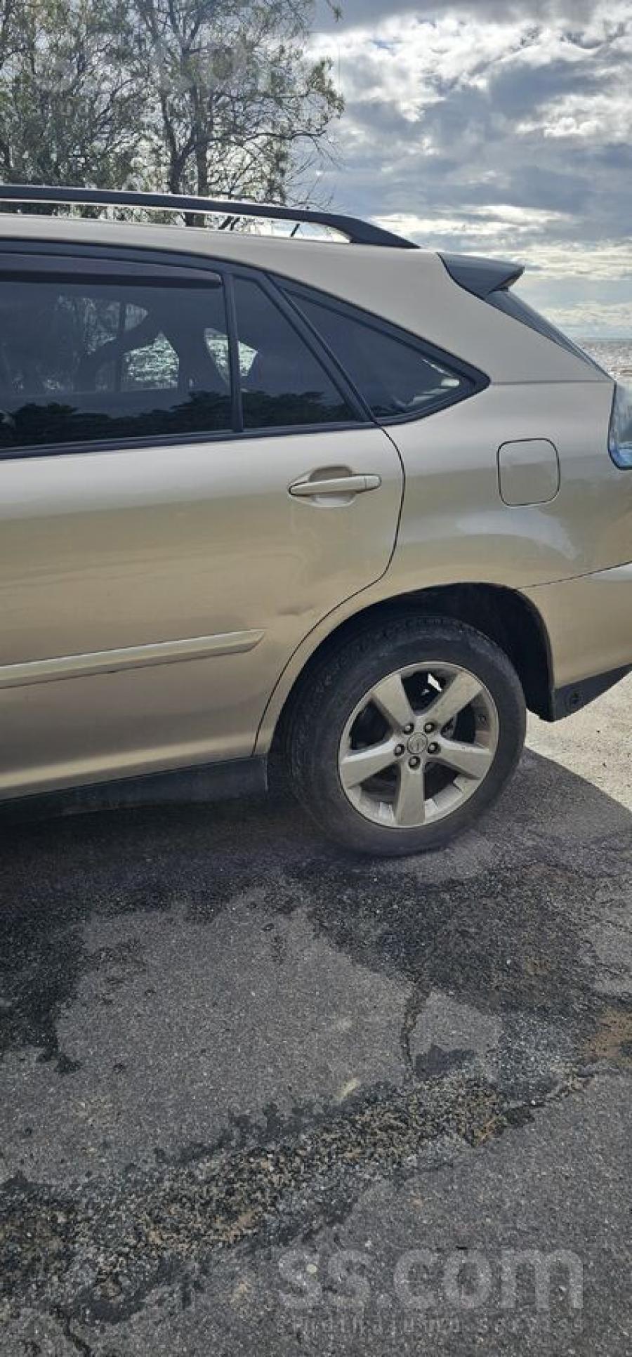 Lexus RX 2004 in Riga, with an engine capacity of 3.00 L and mileage of 245 thousand km for 3800 €, photo 8 on AUTOMOTO.COM.LV