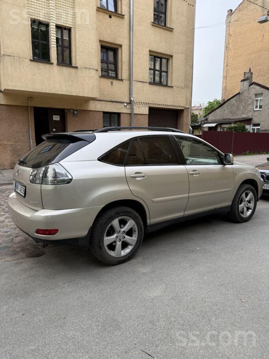 Lexus RX 2006 in Riga, with an engine capacity of 3.50 L and mileage of 226 thousand km for 6100 €, photo 4 on AUTOMOTO.COM.LV