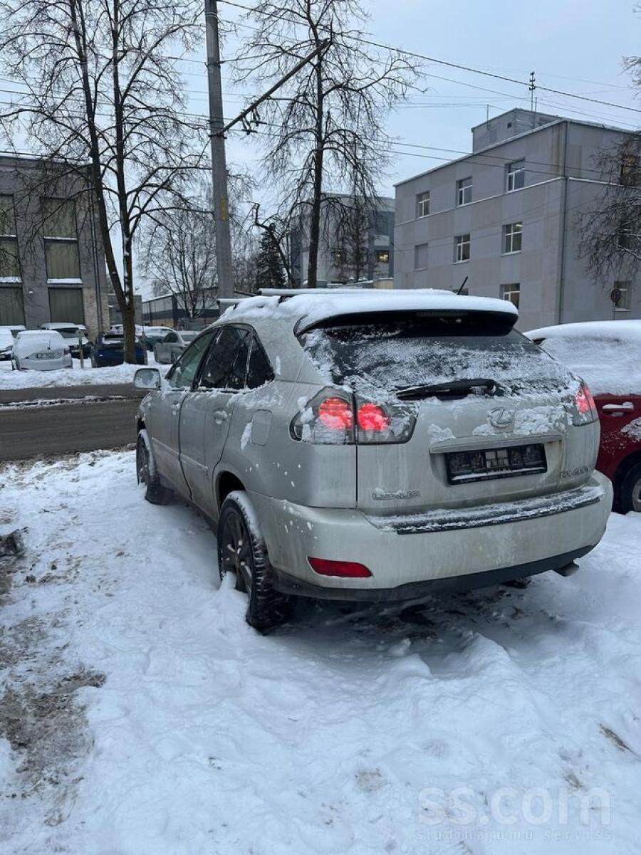 Lexus RX 2007 in Riga, with an engine capacity of 3.30 L and mileage of 426 thousand km for 3000 €, photo 3 on AUTOMOTO.COM.LV