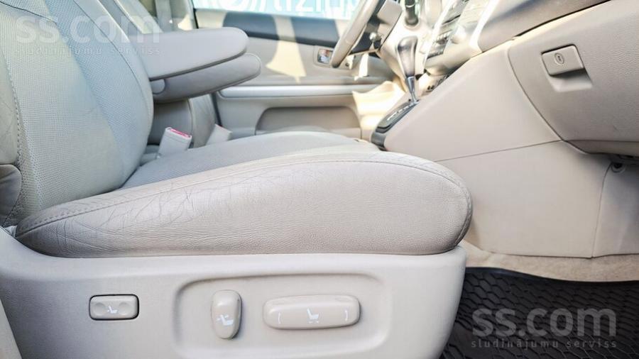Lexus RX 2008 in Riga, with an engine capacity of 3.30 L and mileage of 228 thousand km for 7900 €, photo 17 on AUTOMOTO.COM.LV