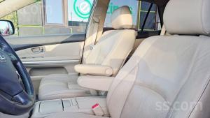 Lexus RX 2008 in Riga, with an engine capacity of 3.30 L and mileage of 228 thousand km for 7900 €, photo 19 on AUTOMOTO.COM.LV