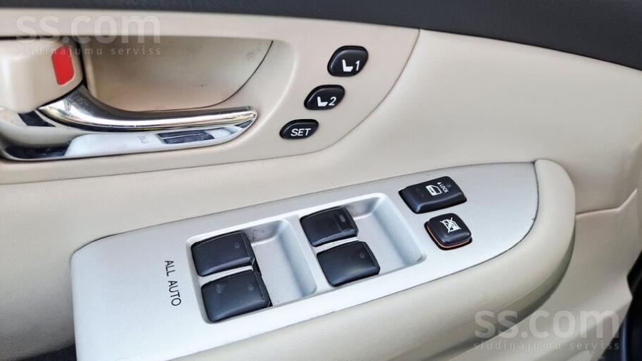 Lexus RX 2008 in Riga, with an engine capacity of 3.30 L and mileage of 228 thousand km for 7900 €, photo 22 on AUTOMOTO.COM.LV