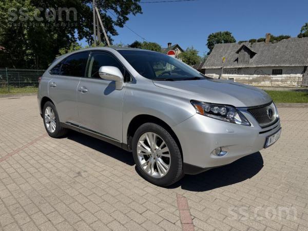 Lexus RX 2009 in Ogre, with an engine capacity of 3.50 L and mileage of 228 thousand km for 11000 €, photo 4 on AUTOMOTO.COM.LV