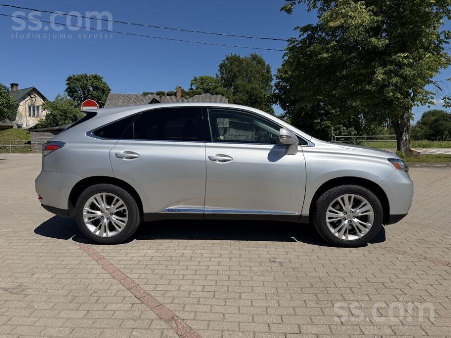 Lexus RX 2009 in Ogre, with an engine capacity of 3.50 L and mileage of 228 thousand km for 11000 €, photo 7 on AUTOMOTO.COM.LV
