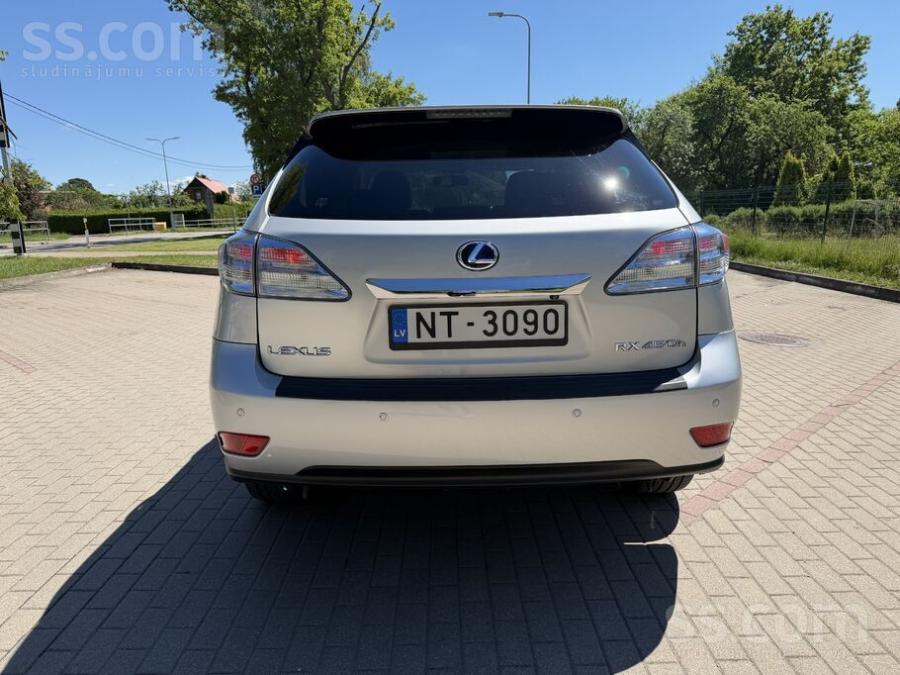 Lexus RX 2009 in Ogre, with an engine capacity of 3.50 L and mileage of 228 thousand km for 11000 €, photo 8 on AUTOMOTO.COM.LV
