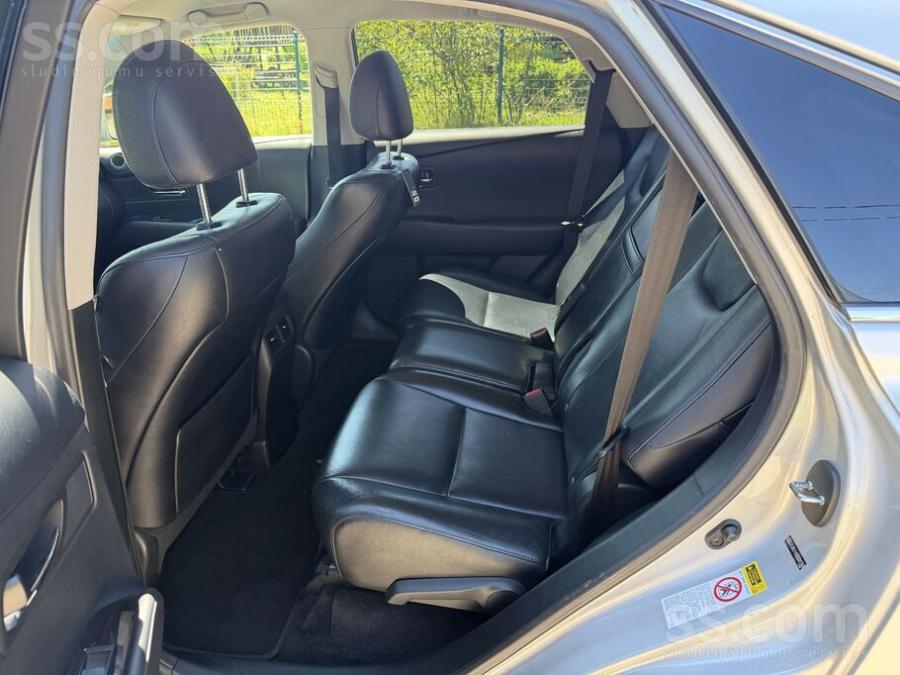 Lexus RX 2009 in Ogre, with an engine capacity of 3.50 L and mileage of 228 thousand km for 11000 €, photo 11 on AUTOMOTO.COM.LV
