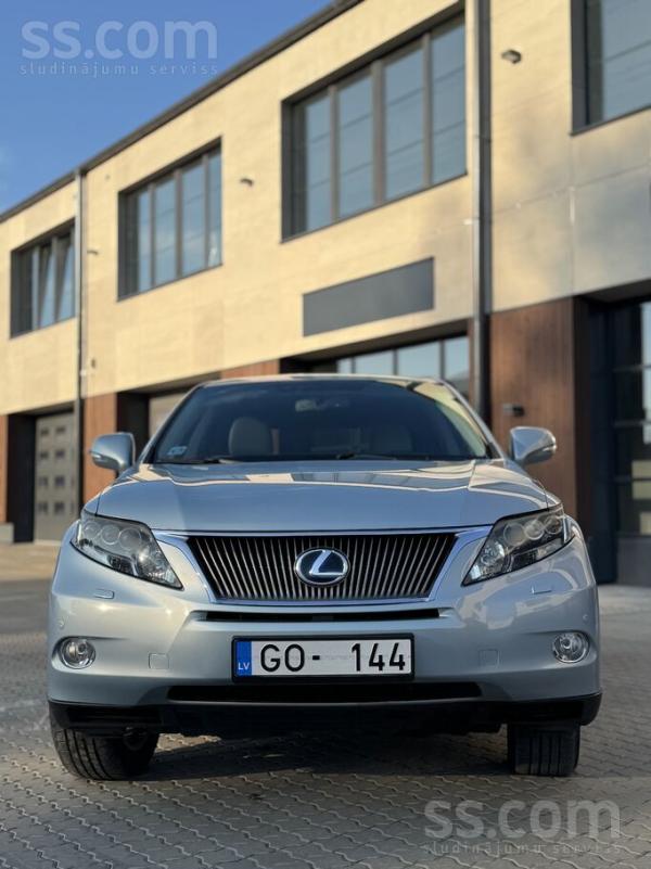 Lexus RX 2010 in Riga, with an engine capacity of 3.50 L and mileage of 246 thousand km for 10496 €, photo 3 on AUTOMOTO.COM.LV