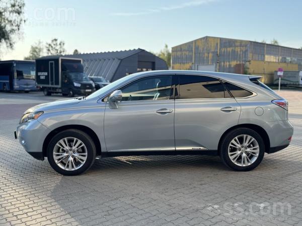 Lexus RX 2010 in Riga, with an engine capacity of 3.50 L and mileage of 246 thousand km for 10496 €, photo 5 on AUTOMOTO.COM.LV