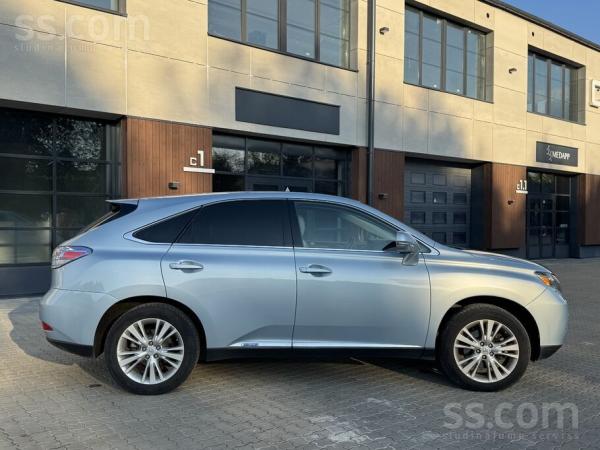 Lexus RX 2010 in Riga, with an engine capacity of 3.50 L and mileage of 246 thousand km for 10496 €, photo 9 on AUTOMOTO.COM.LV