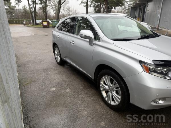 Lexus RX 2011 in Jurmala, with an engine capacity of 3.50 L and mileage of 235 thousand km for 10500 €, photo 2 on AUTOMOTO.COM.LV