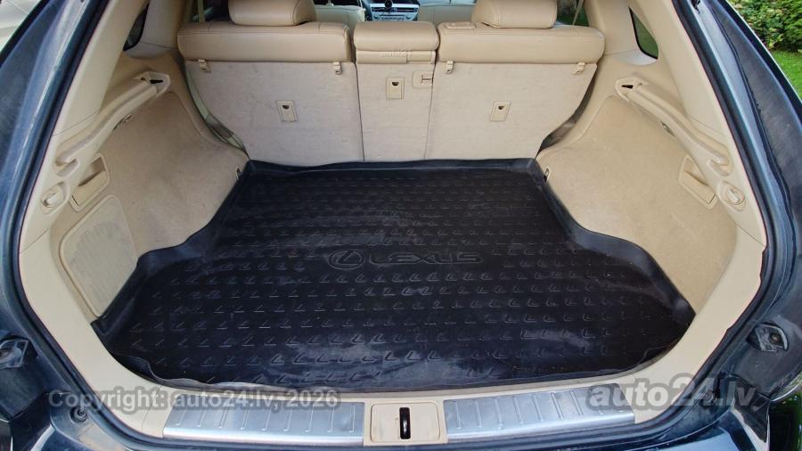 Lexus RX 2012 Tallina, ar dzinēja tilpumu 3.50 L un nobraukumu 317 tūkst. km par 12000 €, foto 12 vietnē AUTOMOTO.COM.LV