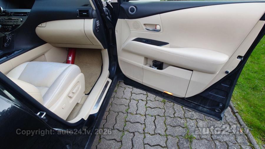 Lexus RX 2012 Tallina, ar dzinēja tilpumu 3.50 L un nobraukumu 317 tūkst. km par 12000 €, foto 15 vietnē AUTOMOTO.COM.LV