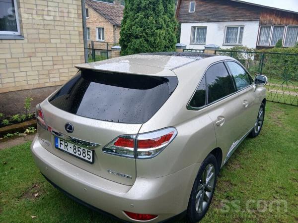 Lexus RX 2013 in Riga, with an engine capacity of 3.50 L and mileage of 207 thousand km for 16700 €, photo 6 on AUTOMOTO.COM.LV