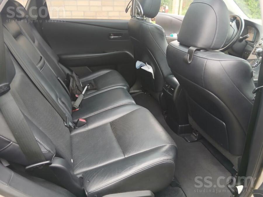 Lexus RX 2013 in Riga, with an engine capacity of 3.50 L and mileage of 207 thousand km for 16700 €, photo 12 on AUTOMOTO.COM.LV