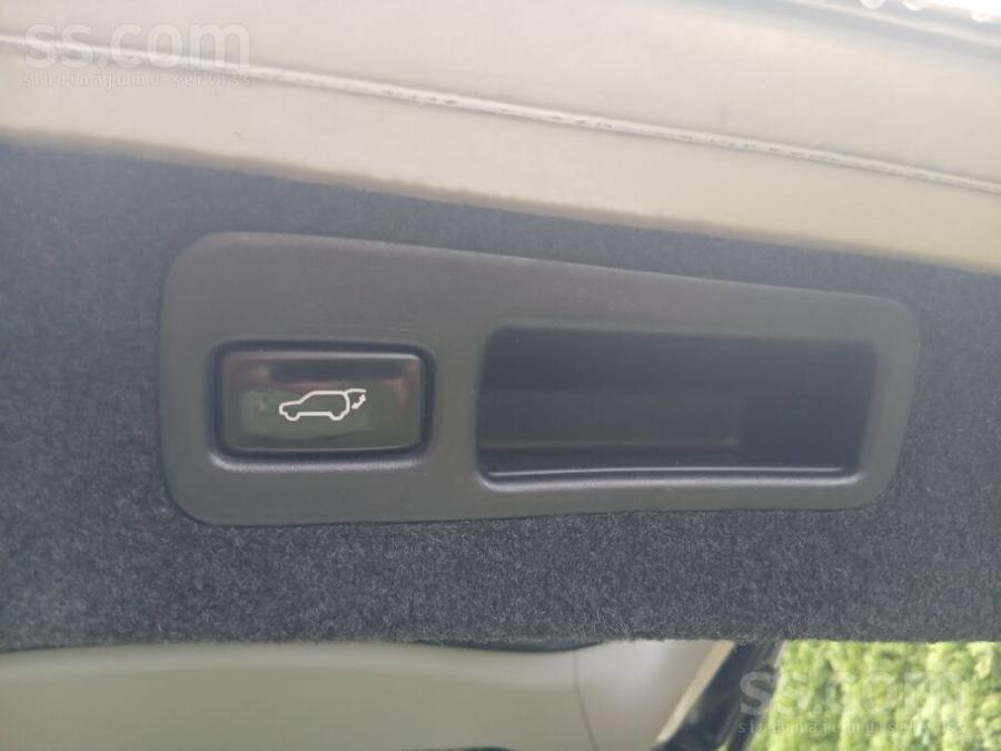 Lexus RX 2013 in Riga, with an engine capacity of 3.50 L and mileage of 207 thousand km for 16700 €, photo 16 on AUTOMOTO.COM.LV