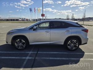 Lexus RX 2017 in Riga, with an engine capacity of 3.50 L and mileage of 235 thousand km for 23500 €, photo 3 on AUTOMOTO.COM.LV