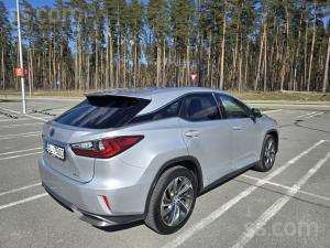 Lexus RX 2017 in Riga, with an engine capacity of 3.50 L and mileage of 235 thousand km for 23500 €, photo 6 on AUTOMOTO.COM.LV