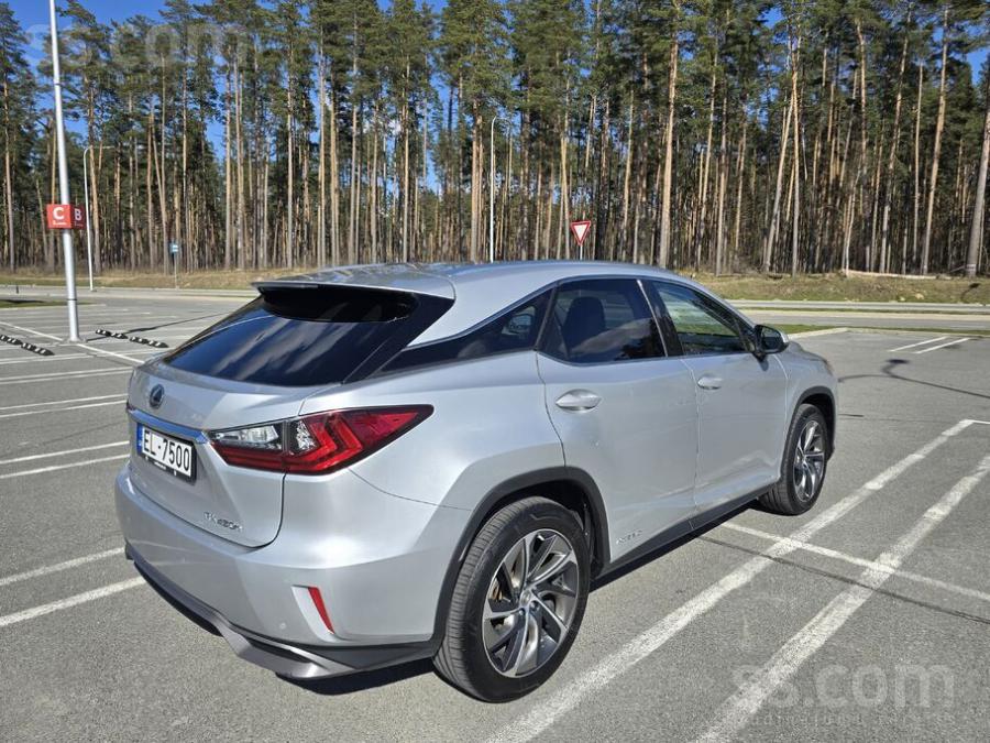 Lexus RX 2017 in Riga, with an engine capacity of 3.50 L and mileage of 235 thousand km for 23500 €, photo 6 on AUTOMOTO.COM.LV