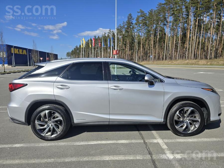 Lexus RX 2017 in Riga, with an engine capacity of 3.50 L and mileage of 235 thousand km for 23500 €, photo 7 on AUTOMOTO.COM.LV