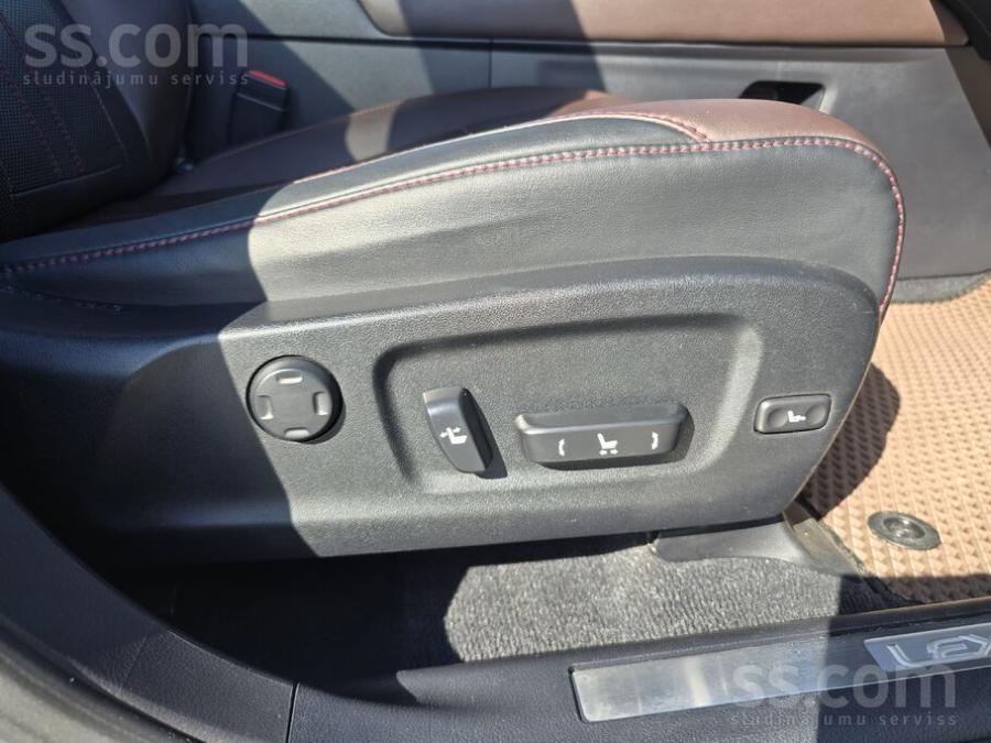 Lexus RX 2017 in Riga, with an engine capacity of 3.50 L and mileage of 235 thousand km for 23500 €, photo 14 on AUTOMOTO.COM.LV