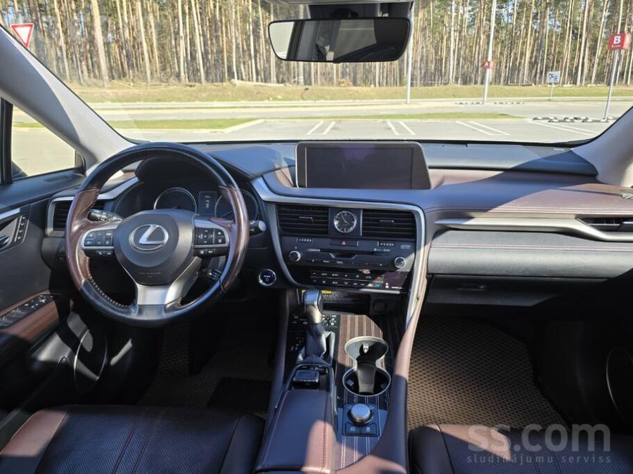 Lexus RX 2017 in Riga, with an engine capacity of 3.50 L and mileage of 235 thousand km for 23500 €, photo 18 on AUTOMOTO.COM.LV