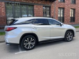 Lexus RX 2019 in Riga, with an engine capacity of 3.50 L and mileage of 209 thousand km for 26500 €, photo 13 on AUTOMOTO.COM.LV