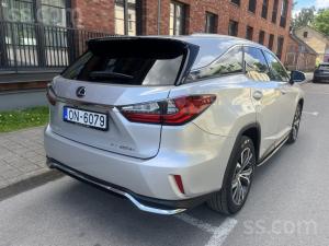 Lexus RX 2019 in Riga, with an engine capacity of 3.50 L and mileage of 209 thousand km for 26500 €, photo 16 on AUTOMOTO.COM.LV