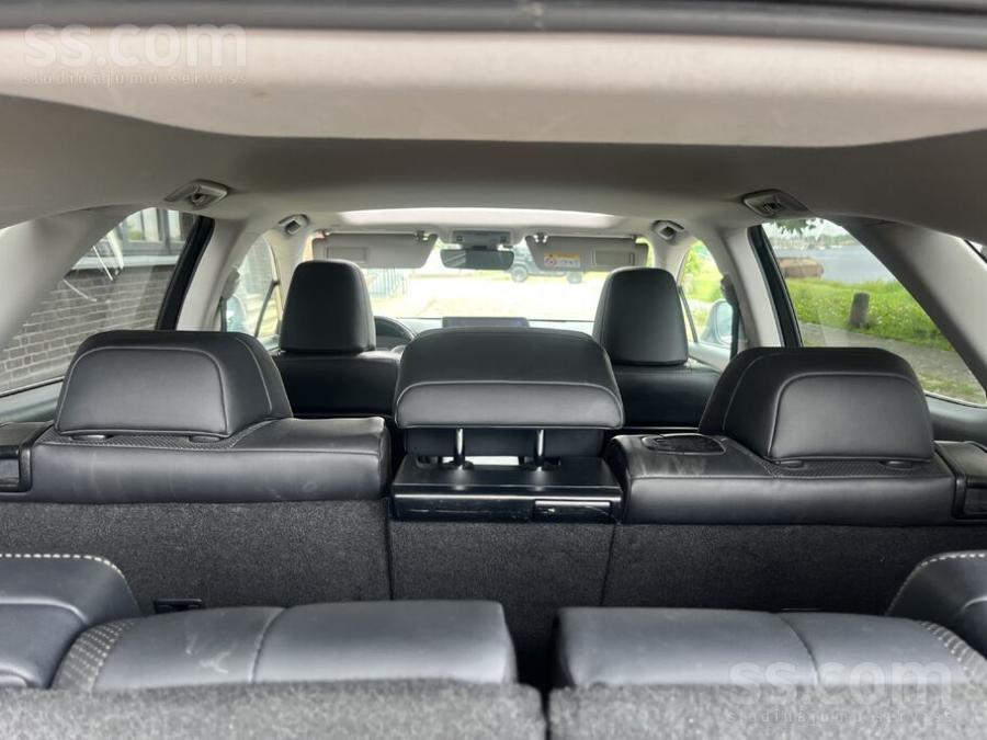 Lexus RX 2019 in Riga, with an engine capacity of 3.50 L and mileage of 209 thousand km for 26500 €, photo 19 on AUTOMOTO.COM.LV