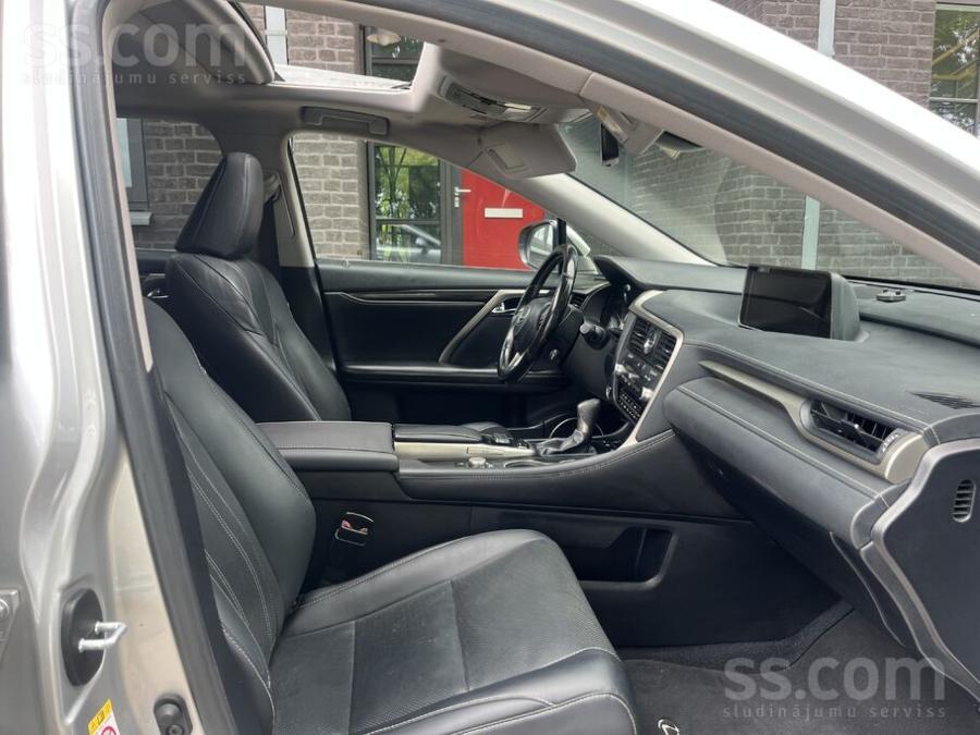 Lexus RX 2019 in Riga, with an engine capacity of 3.50 L and mileage of 209 thousand km for 26500 €, photo 20 on AUTOMOTO.COM.LV