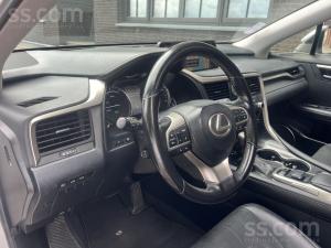 Lexus RX 2019 in Riga, with an engine capacity of 3.50 L and mileage of 209 thousand km for 26500 €, photo 23 on AUTOMOTO.COM.LV