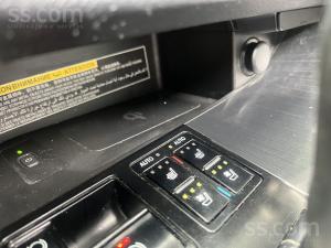Lexus RX 2019 in Riga, with an engine capacity of 3.50 L and mileage of 209 thousand km for 26500 €, photo 25 on AUTOMOTO.COM.LV