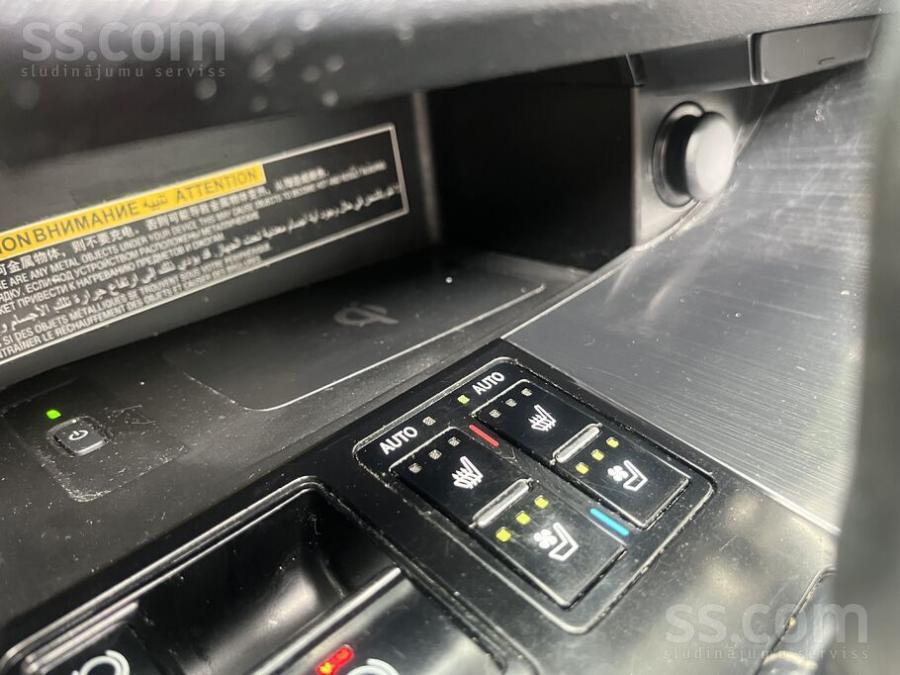 Lexus RX 2019 in Riga, with an engine capacity of 3.50 L and mileage of 209 thousand km for 26500 €, photo 25 on AUTOMOTO.COM.LV