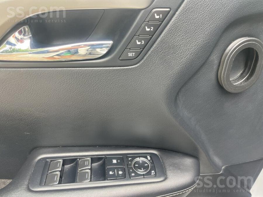 Lexus RX 2019 in Riga, with an engine capacity of 3.50 L and mileage of 209 thousand km for 26500 €, photo 28 on AUTOMOTO.COM.LV