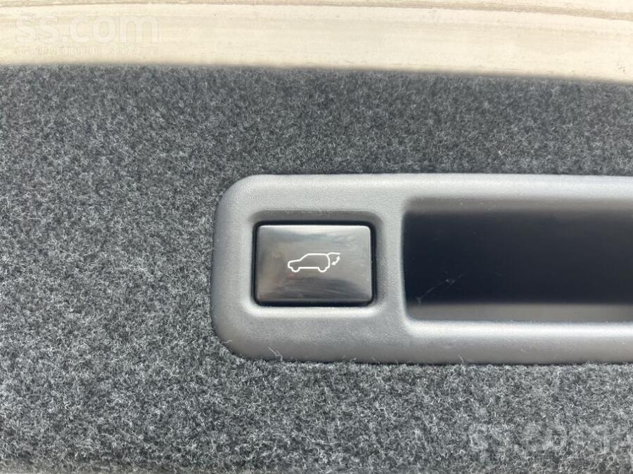 Lexus RX 2019 in Riga, with an engine capacity of 3.50 L and mileage of 209 thousand km for 26500 €, photo 31 on AUTOMOTO.COM.LV