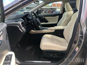 Lexus RX 2019 Rīga, ar dzinēja tilpumu 3.50 L un nobraukumu 120 tūkst. km par 32500 €, foto 5 vietnē AUTOMOTO.COM.LV