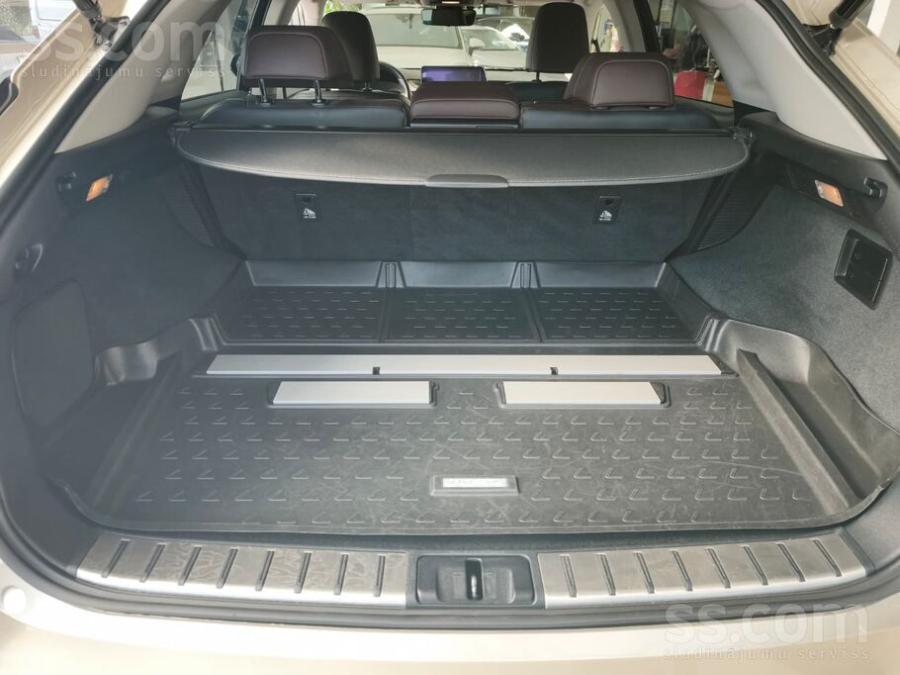 Lexus RX 2019 Rīga, ar dzinēja tilpumu 3.50 L un nobraukumu 92 tūkst. km par 37500 €, foto 14 vietnē AUTOMOTO.COM.LV