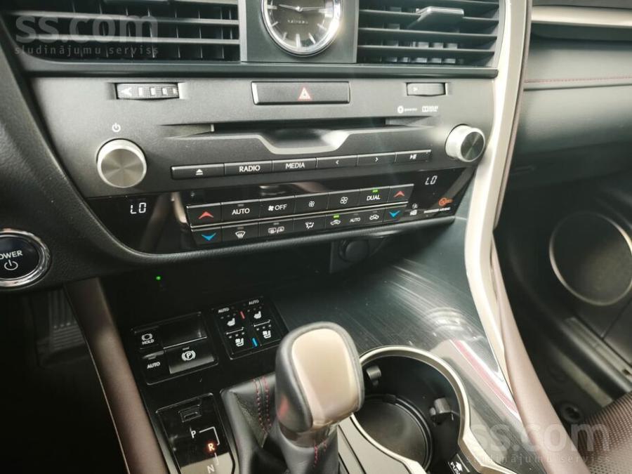 Lexus RX 2019 Rīga, ar dzinēja tilpumu 3.50 L un nobraukumu 92 tūkst. km par 37500 €, foto 18 vietnē AUTOMOTO.COM.LV