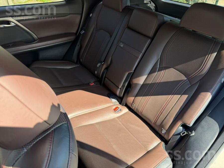 Lexus RX 2019 Jēkabpils, ar dzinēja tilpumu 3.50 L un nobraukumu 93 tūkst. km par 35500 €, foto 22 vietnē AUTOMOTO.COM.LV