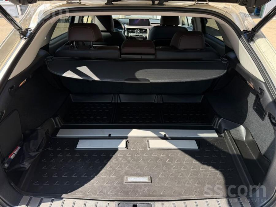 Lexus RX 2019 Jēkabpils, ar dzinēja tilpumu 3.50 L un nobraukumu 93 tūkst. km par 35500 €, foto 28 vietnē AUTOMOTO.COM.LV