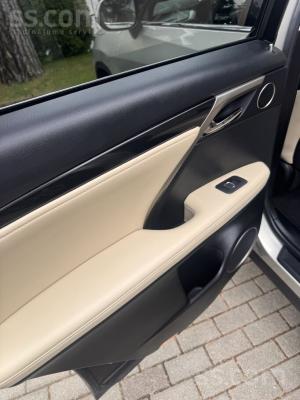 Lexus RX 2021 in Riga, with an engine capacity of 3.50 L and mileage of 85 thousand km for 41500 €, photo 8 on AUTOMOTO.COM.LV