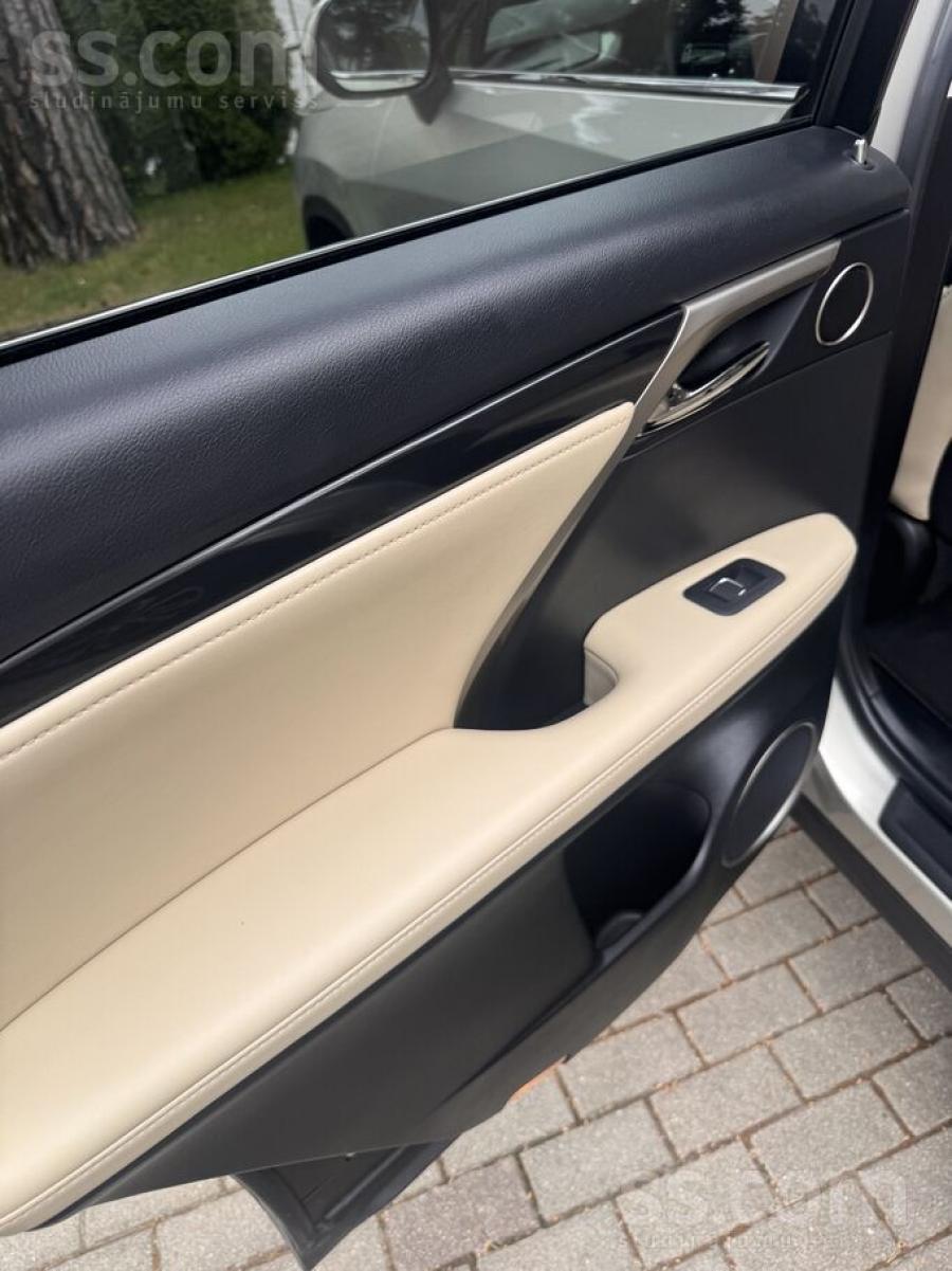 Lexus RX 2021 in Riga, with an engine capacity of 3.50 L and mileage of 85 thousand km for 41500 €, photo 8 on AUTOMOTO.COM.LV