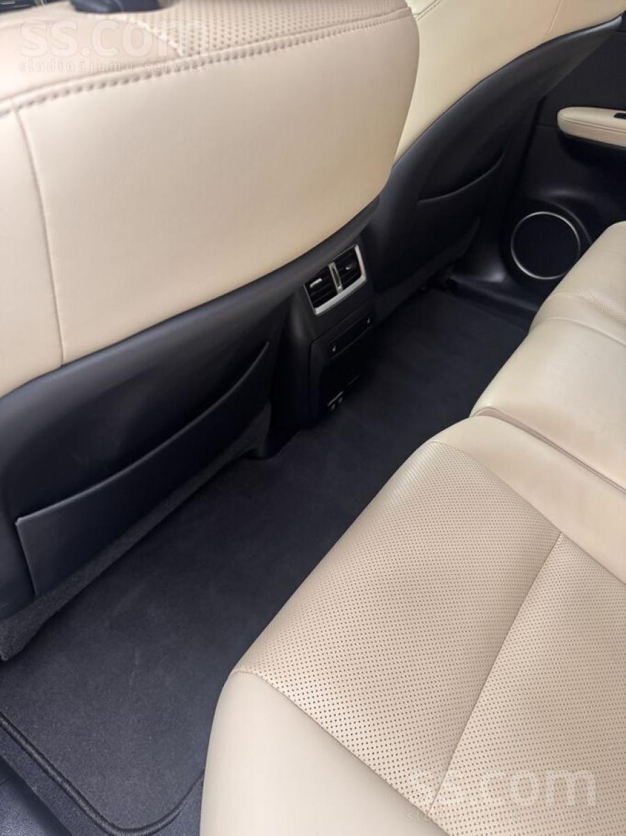 Lexus RX 2021 in Riga, with an engine capacity of 3.50 L and mileage of 85 thousand km for 41500 €, photo 9 on AUTOMOTO.COM.LV