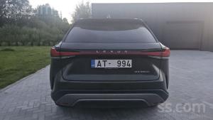 Lexus RX 2023 Rīga, ar dzinēja tilpumu 2.50 L un nobraukumu 41 tūkst. km par 63500 €, foto 5 vietnē AUTOMOTO.COM.LV