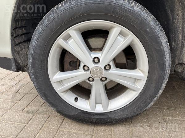 Zaļš Lexus RX 2004 Rīga, ar dzinēja tilpumu 3.00 L un nobraukumu 226 tūkst. km par 2800 €, foto 8 vietnē AUTOMOTO.COM.LV