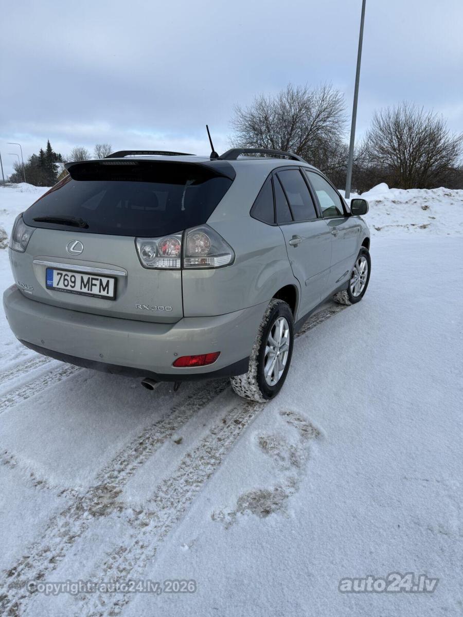 Green Lexus RX 2006 in Tallinn, with an engine capacity of 3.00 L and mileage of 190 thousand km for 5300 €, photo 5 on AUTOMOTO.COM.LV