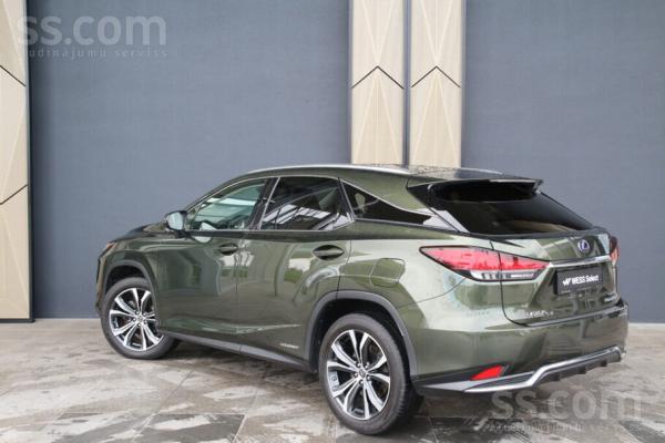 Green Lexus RX 2022 in Riga, with an engine capacity of 3.50 L and mileage of 51 thousand km for 43490 €, photo 6 on AUTOMOTO.COM.LV